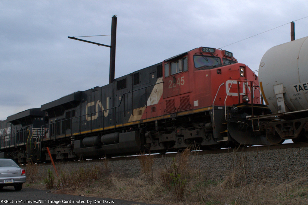 CN ES44DC 2245 trails on 17G
